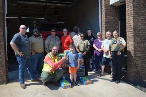 Hydrating Hometown Heroes gives bottled water to Desha County First ...