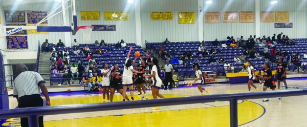 Dumas Ladycats takes the win in Holiday Classic | The Dumas Clarion